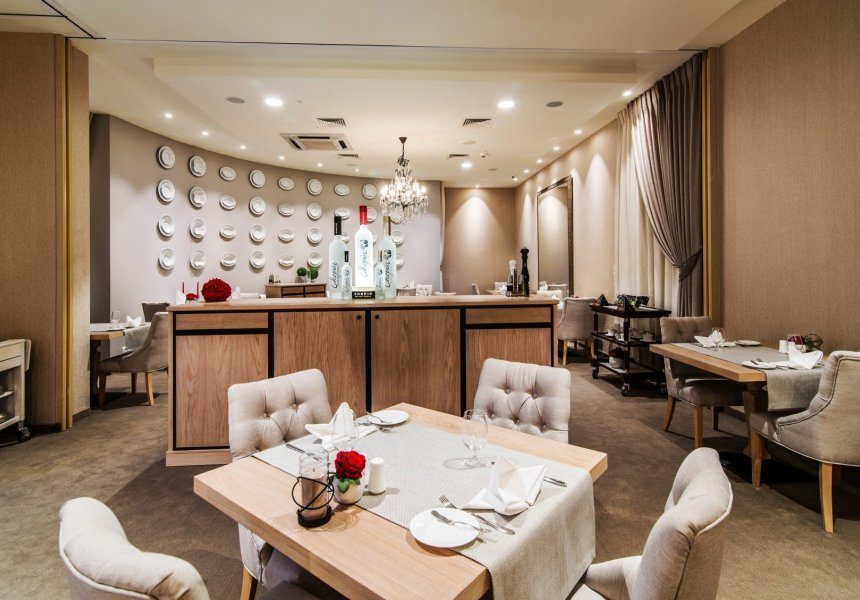 Restauracja Polska w Warszawie, restauracja w pobliżu Okęcia