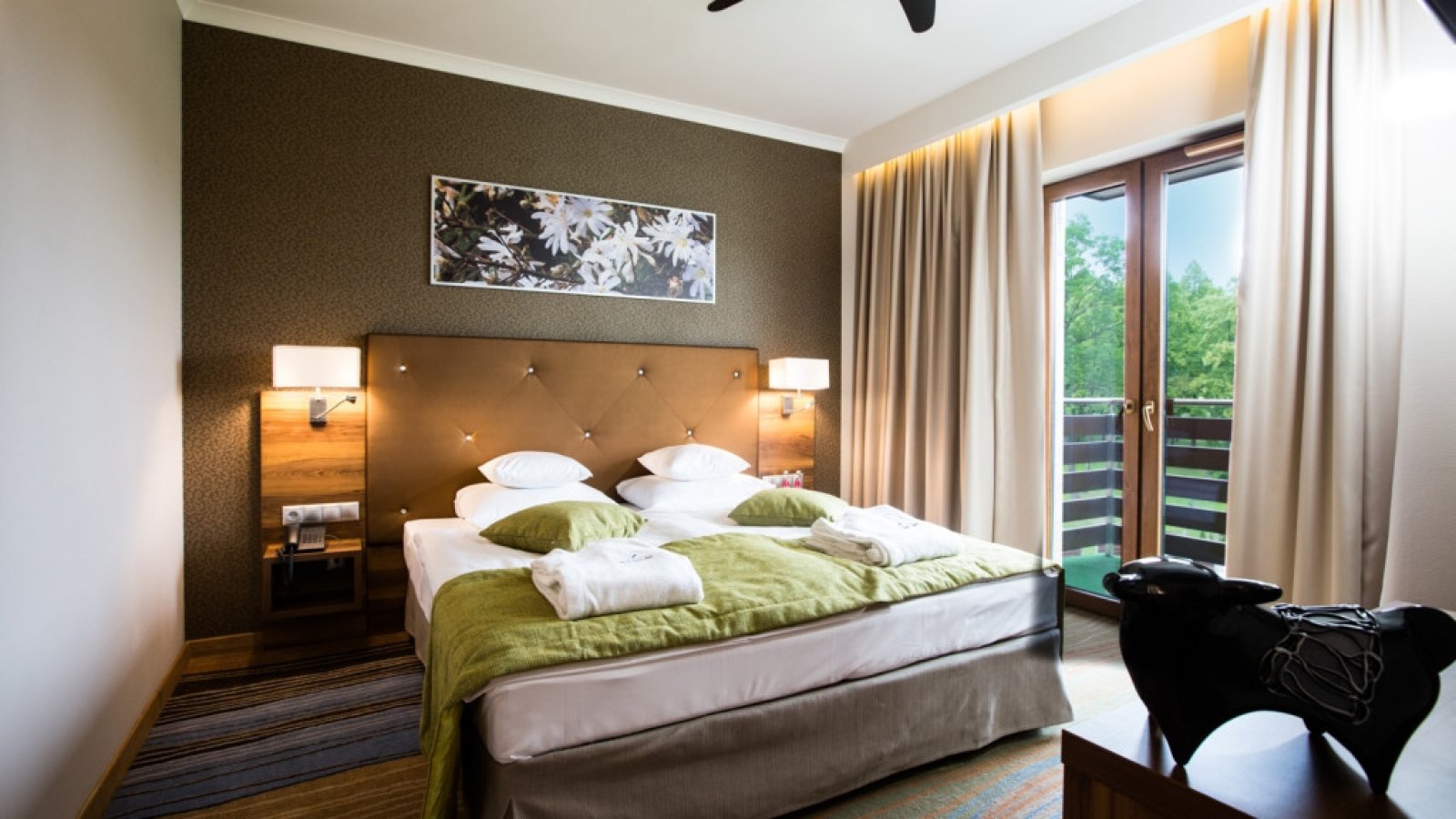 O nas | Mineral Hotel**** Malinowy Raj