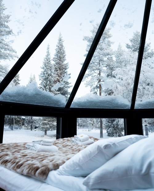 Glass-roofed Resort Under The Aurora Borealis | Northern Lights Village ...